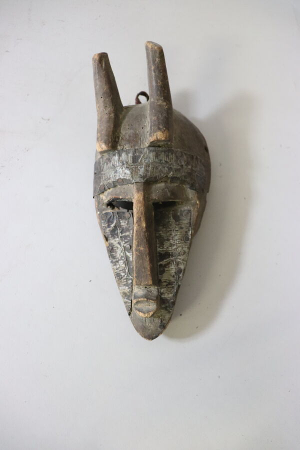 ARTS PREMIERS - BIJOUX ETHNIQUES